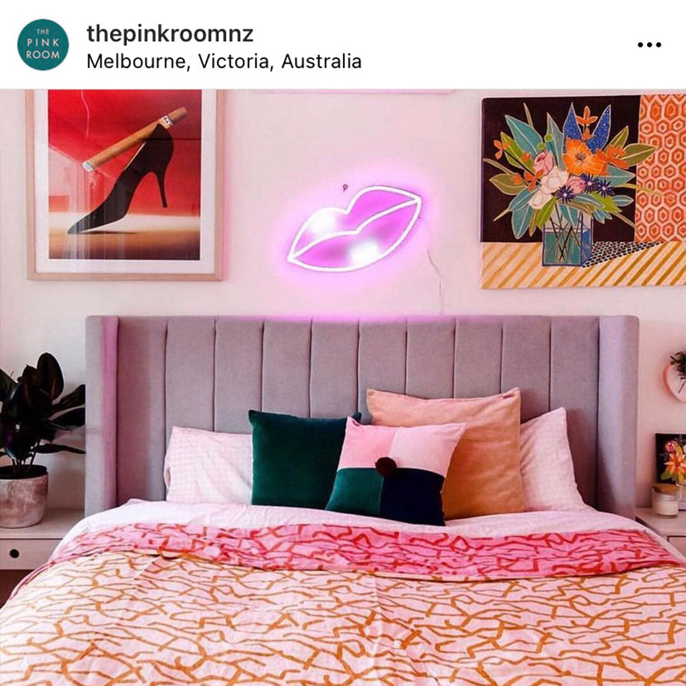 Momo Lips Neon Decor – Electric Confetti